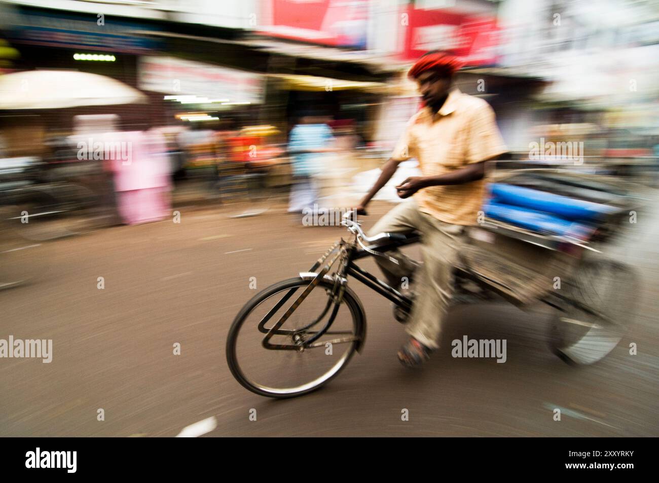 Daily scenes in the center of Lucknow, India Stock Photo - Alamy