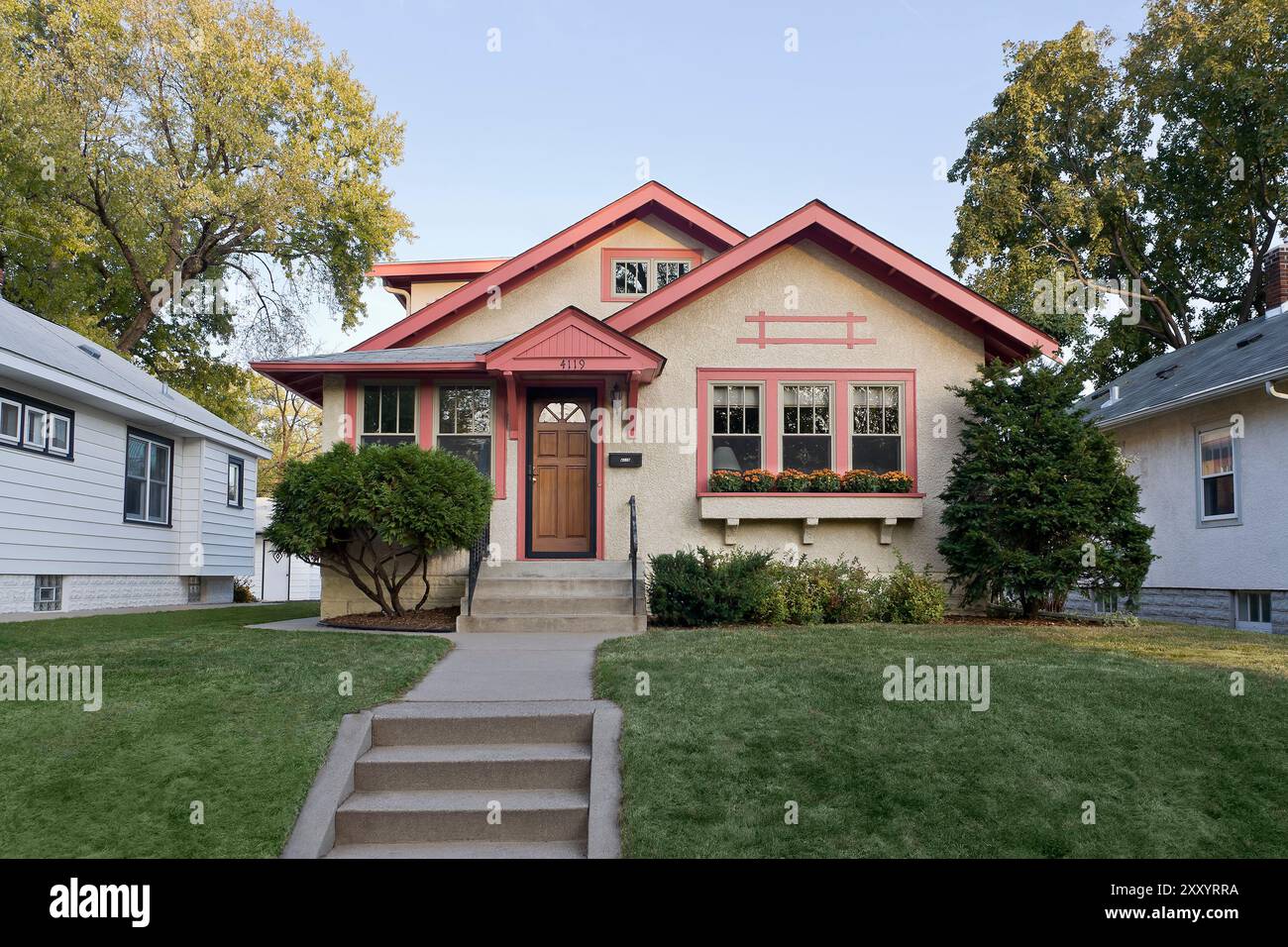 Front exterior view of stucco Craftsman bungalow Stock Photo - Alamy