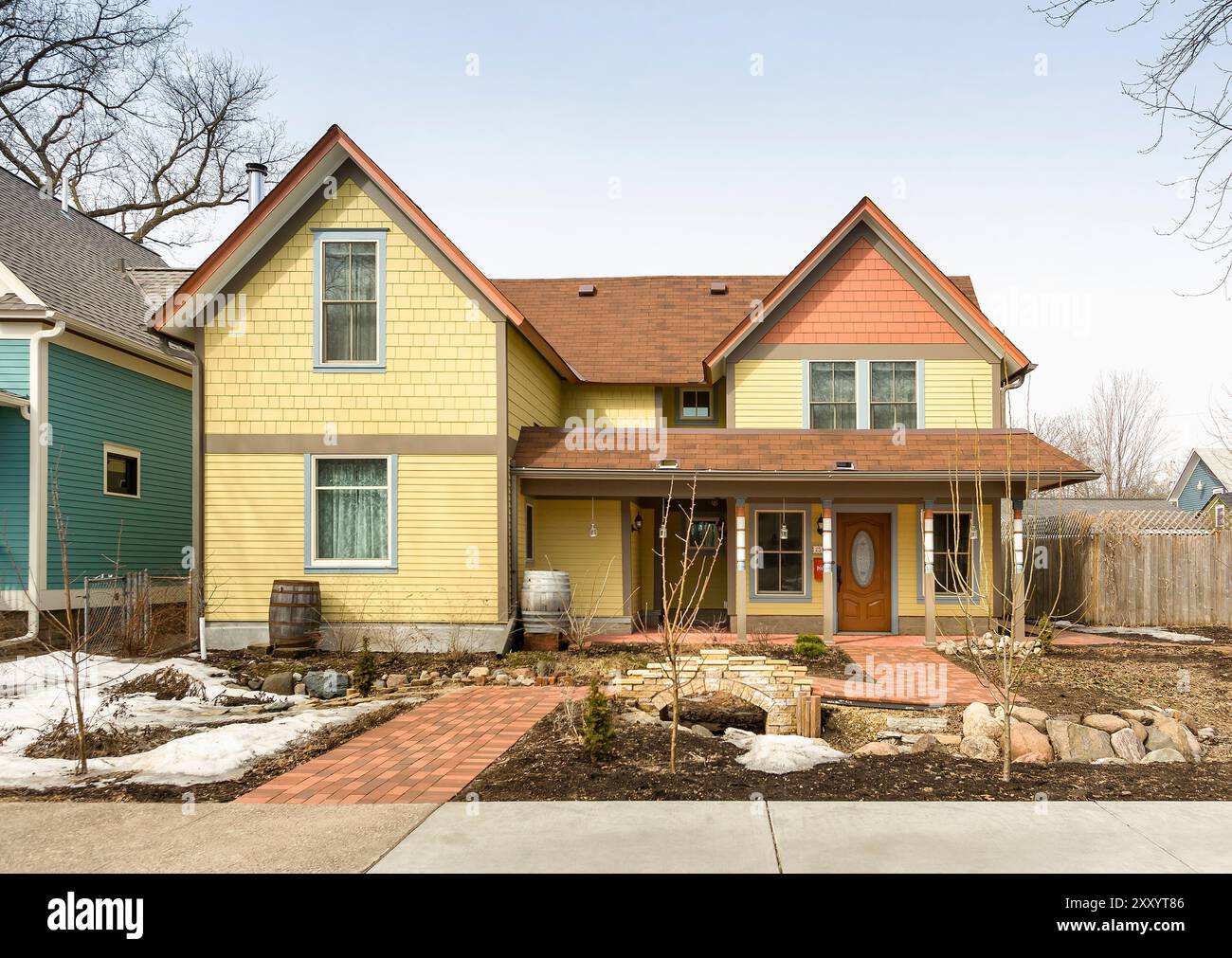 Remodeled older house hi-res stock photography and images - Alamy