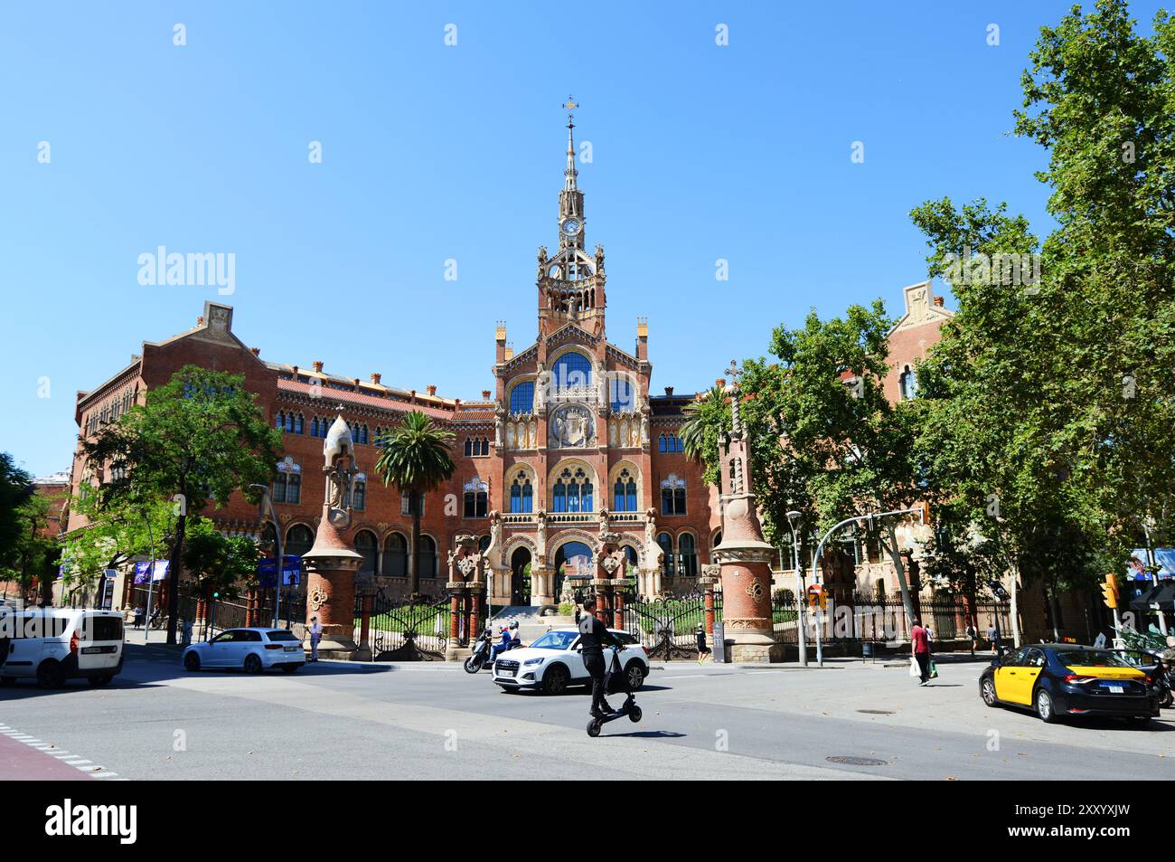 The administration pavilion of the Sant Pau architectural complex ...