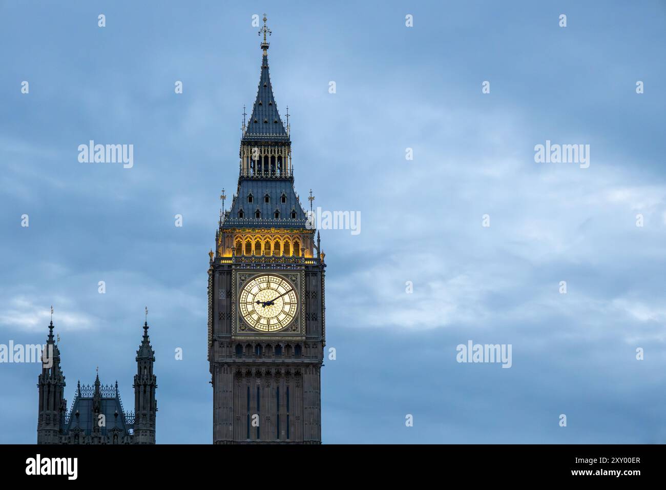 View of Big Ben time clock atop Elizabeth Tower in London, England at ...
