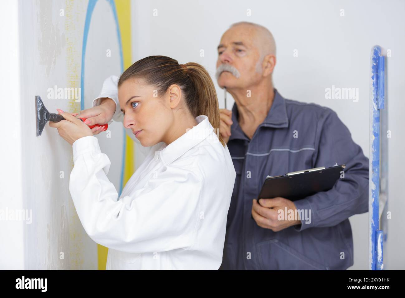 Female boss apprentice hi-res stock photography and images - Alamy