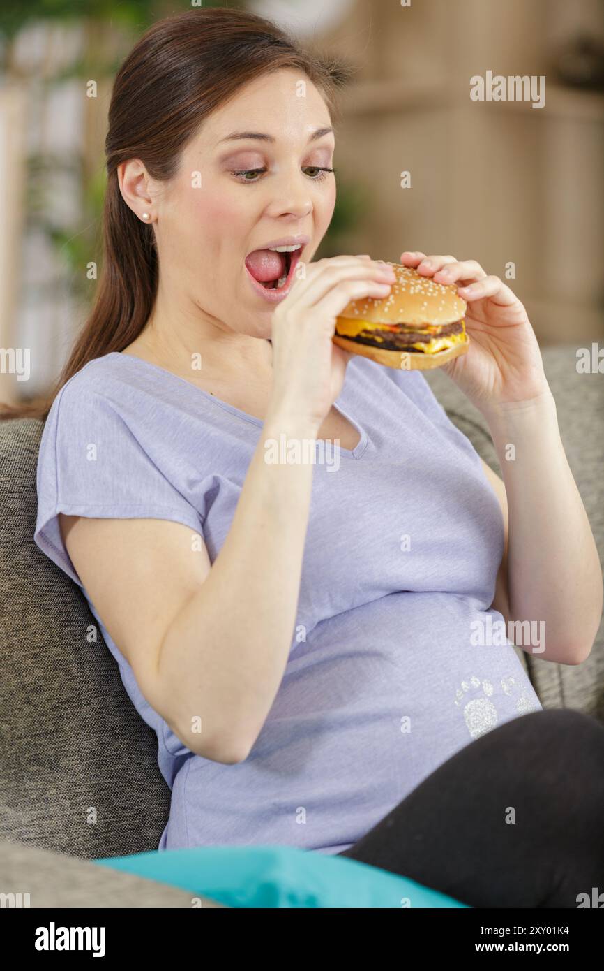 Pregnancy woman burger hi-res stock photography and images - Alamy