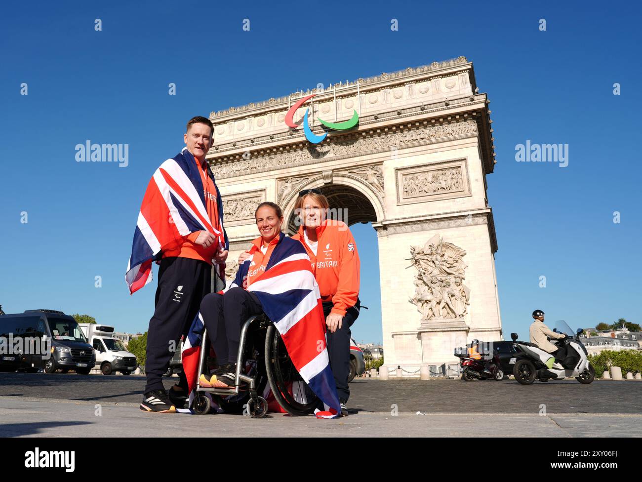 Great Britain's Terry Bywater and Lucy Shuker alongside Chef de Mission ...