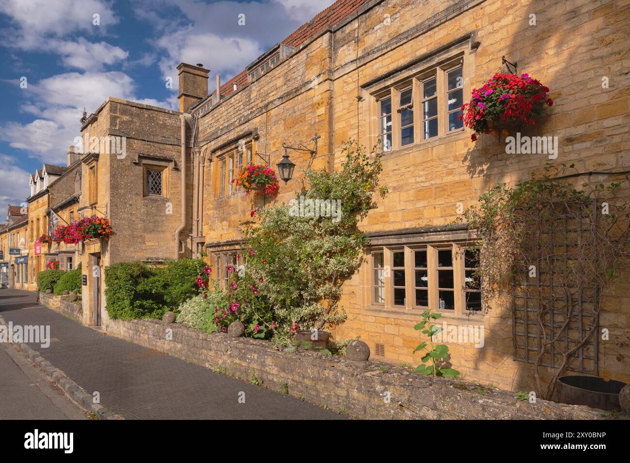 England, Gloucestershire, Moreton in Marsh, Typical Cotswolds ...