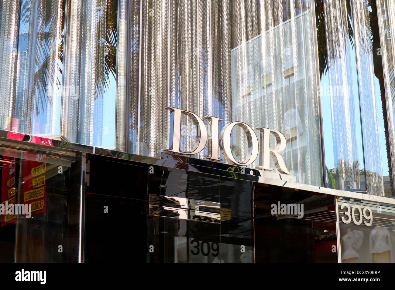 Dior rodeo drive hi-res stock photography and images - Alamy