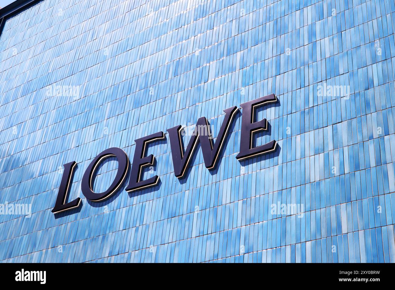 Loewe storefront hi-res stock photography and images - Alamy
