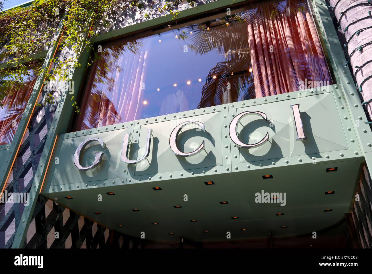 Gucci store rodeo drive hi-res stock photography and images - Alamy