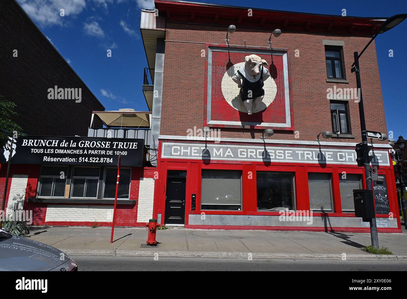 Chez logos hi-res stock photography and images - Alamy