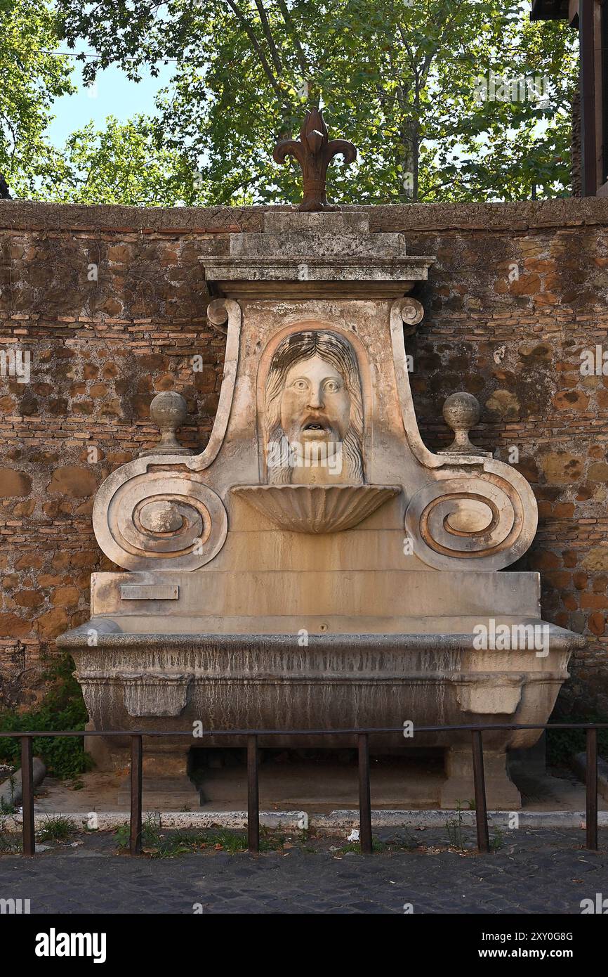 Italy, Rome: Fontana del Mascherone (Fountain of the Mask). The water ...
