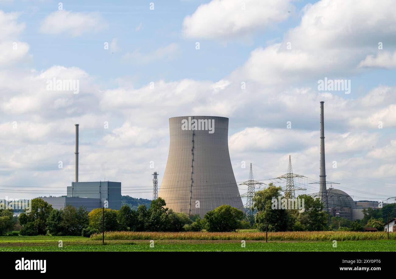 27 August 2024, Bavaria, Niederaichbach: The decommissioned Isar 2 nuclear power plant. Photo ...