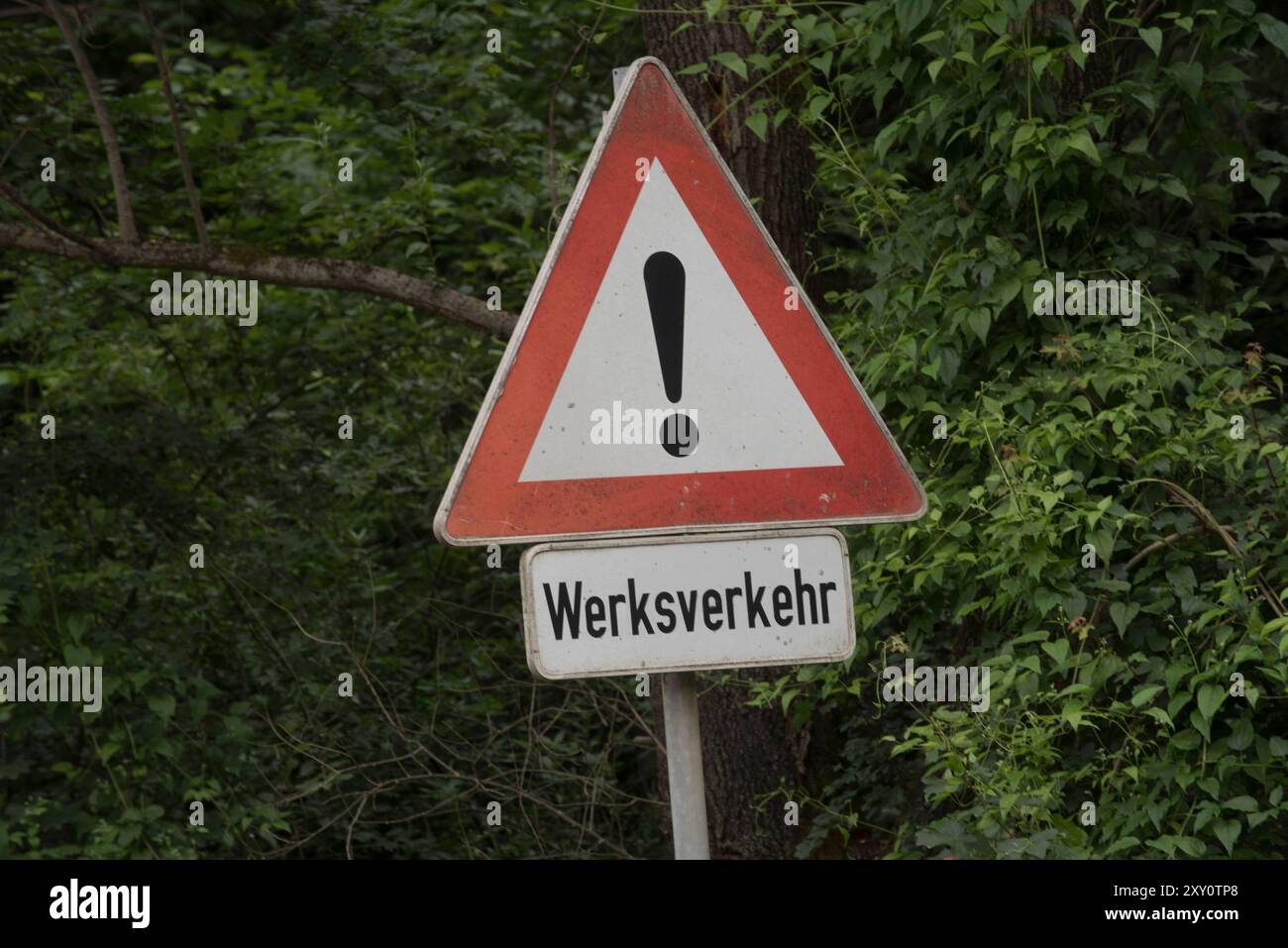 traffic management and road signs, visual information and warnings in ...