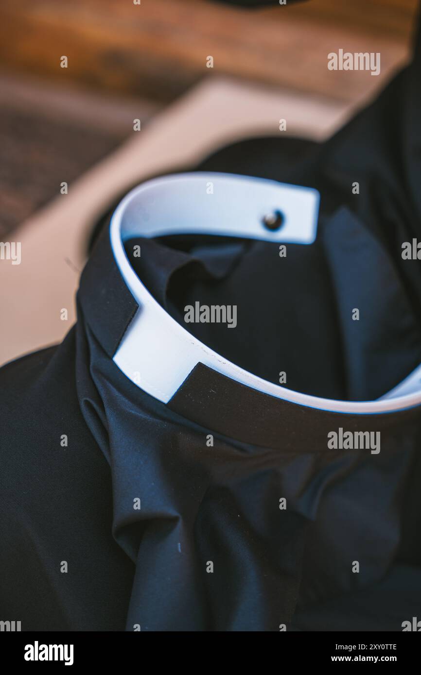 Distinctive white collar hi-res stock photography and images - Alamy