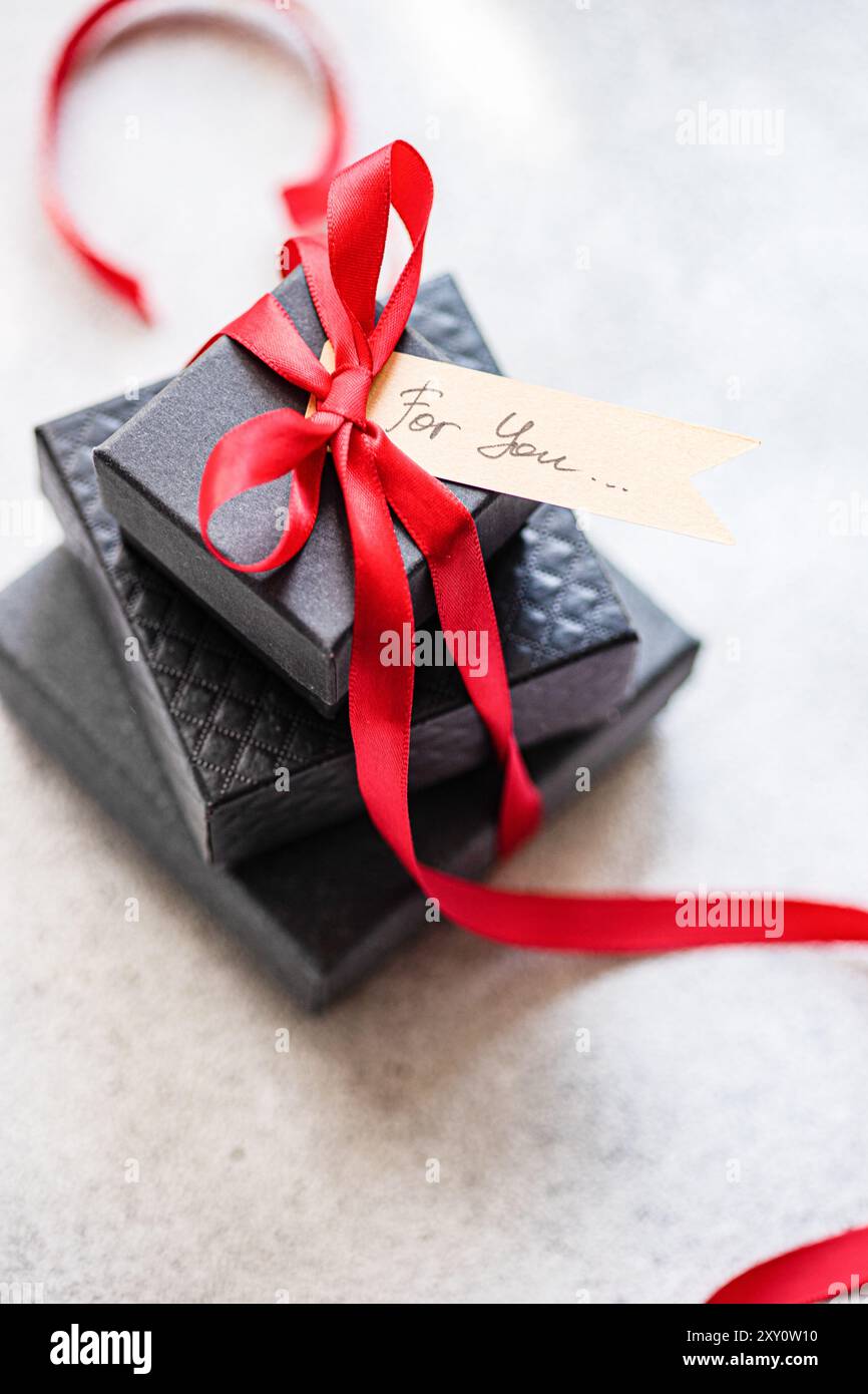 Black and white christmas reading hi-res stock photography and images ...