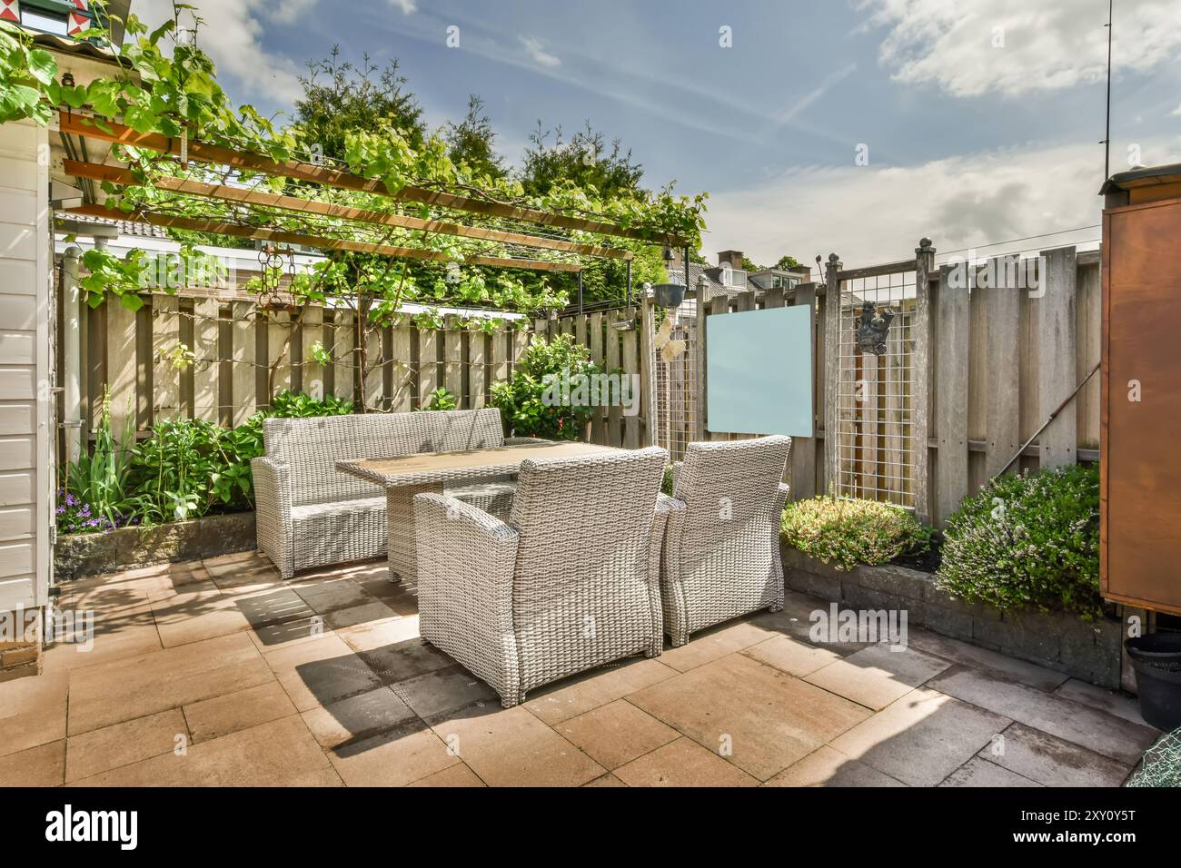 Grapevine pergola hi-res stock photography and images - Alamy