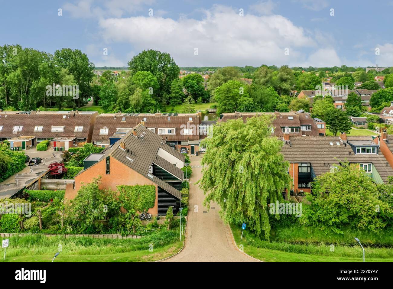 Suburban community lush green landscape hi-res stock photography and ...