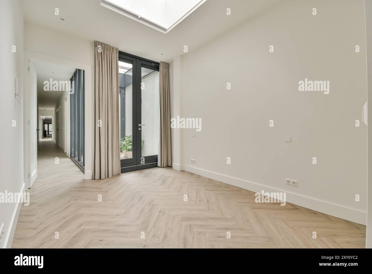 Airy curtain hi-res stock photography and images - Alamy