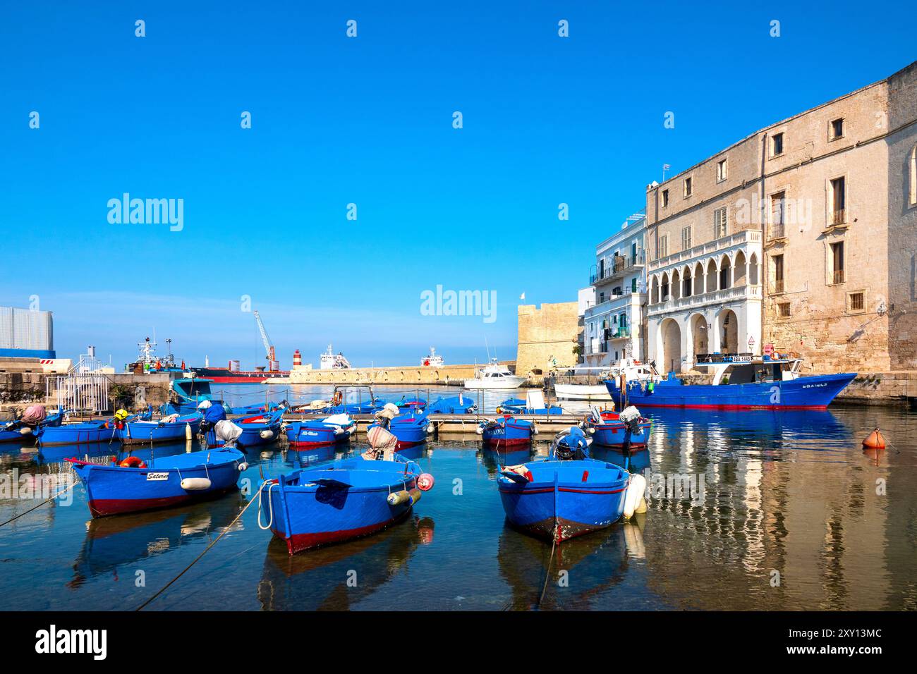 Monopoli old harbour hi-res stock photography and images - Alamy