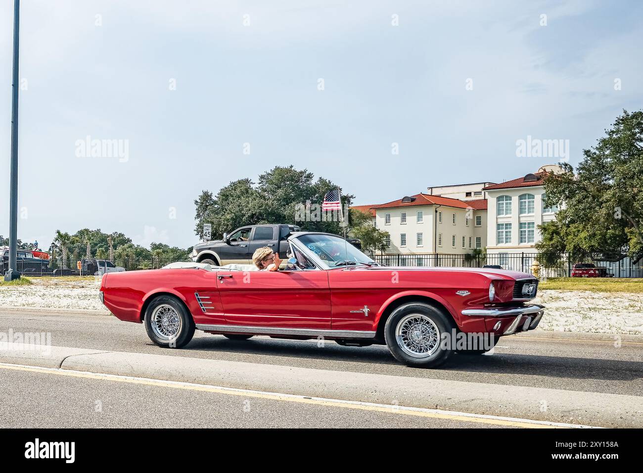 Side view of ford mustang hi-res stock photography and images - Alamy