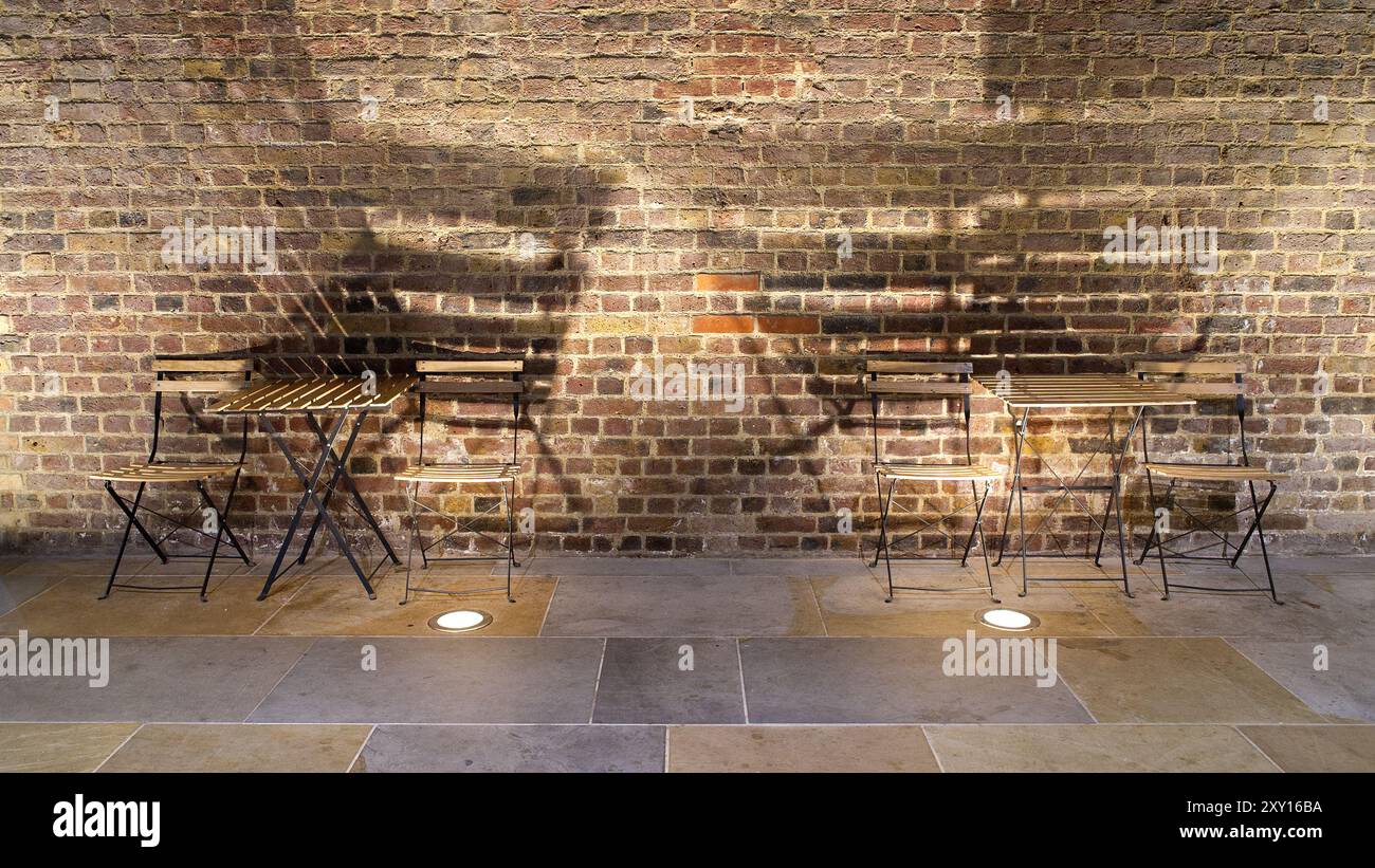 Chairs and apartment lights hi-res stock photography and images - Alamy