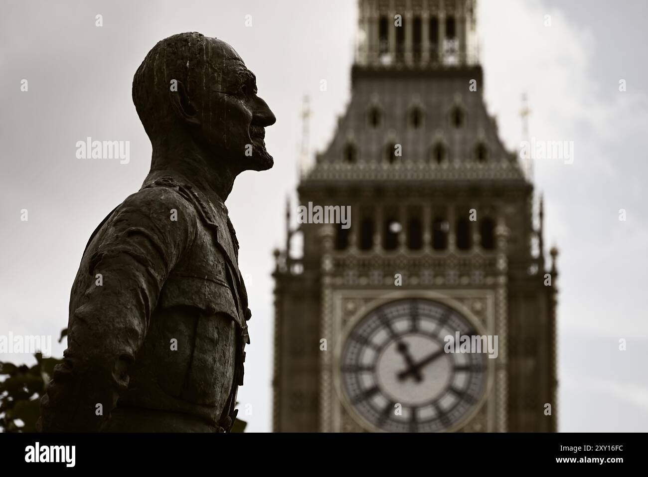 Jan Smuts Statue Stock Photo - Alamy