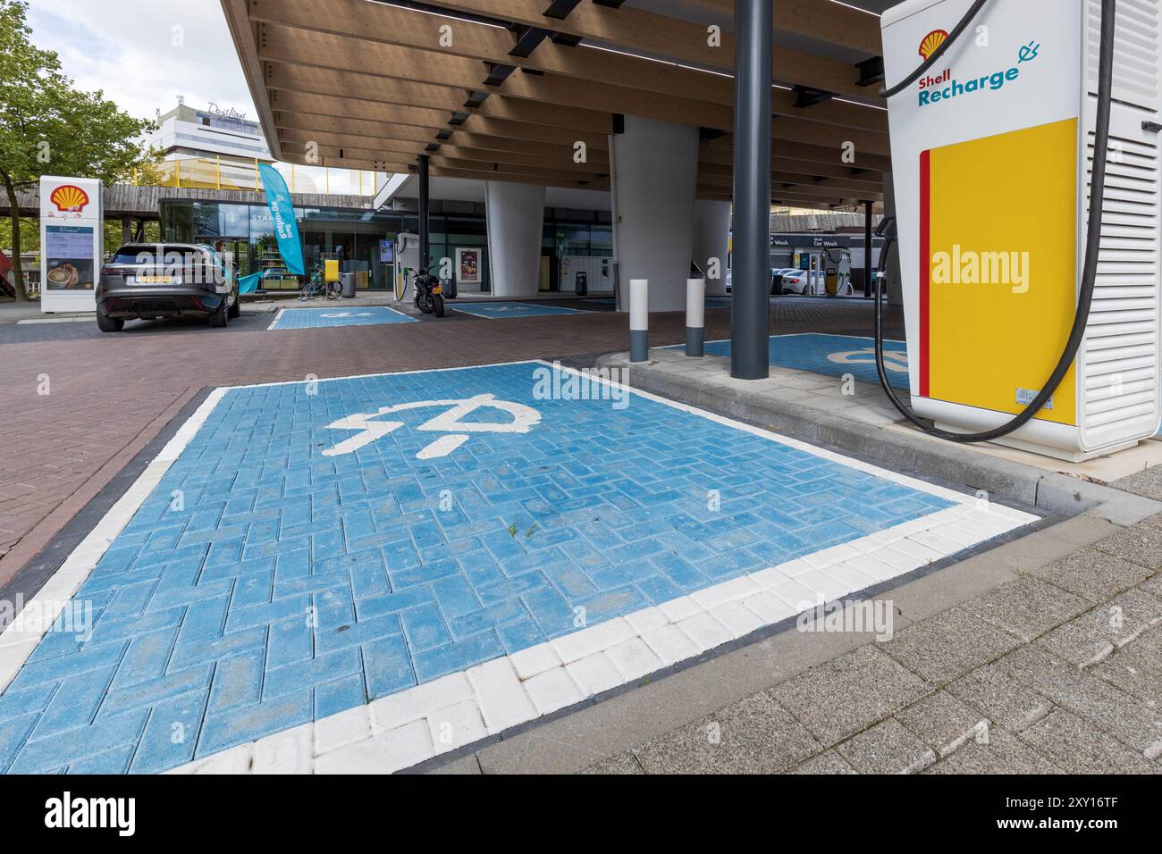 Rotterdam, Netherlands - 08-21-2024: Shell mobility hub in Rotterdam ...