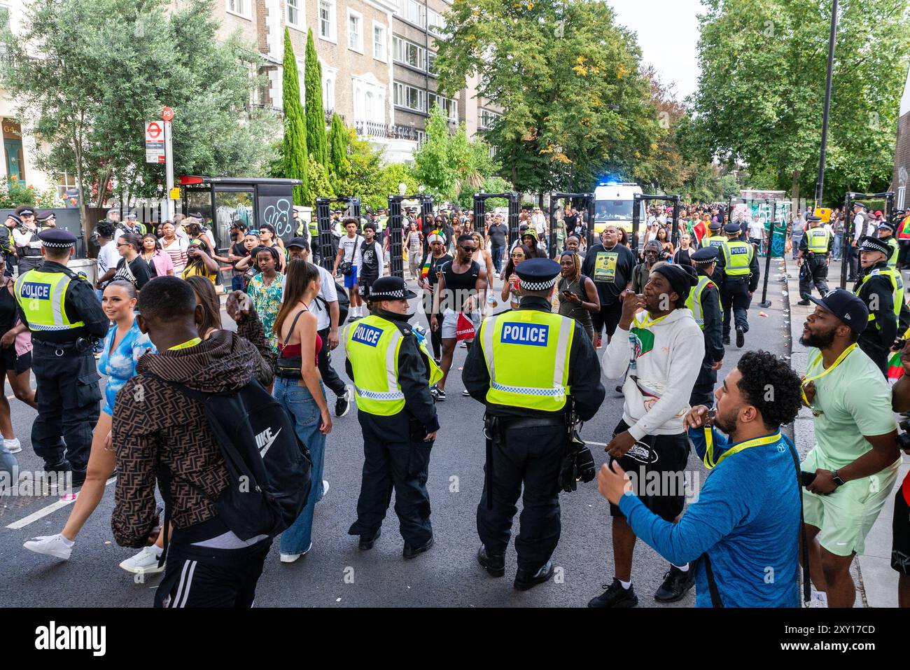 Police security cordon with knife arches at the Notting Hill Carnival ...