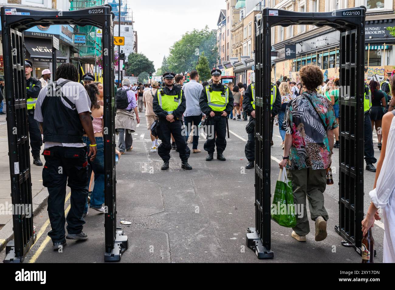 Security arches public event hi-res stock photography and images - Alamy