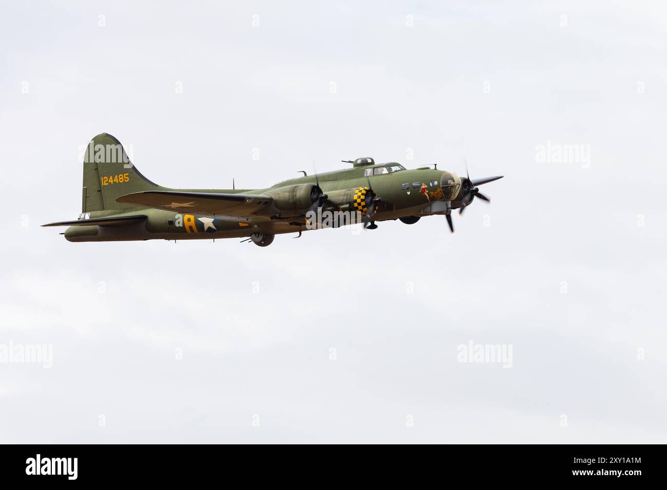 WW2 Boeing B17 Flying Fortress bomber, Sally B or Memphis Belle air ...