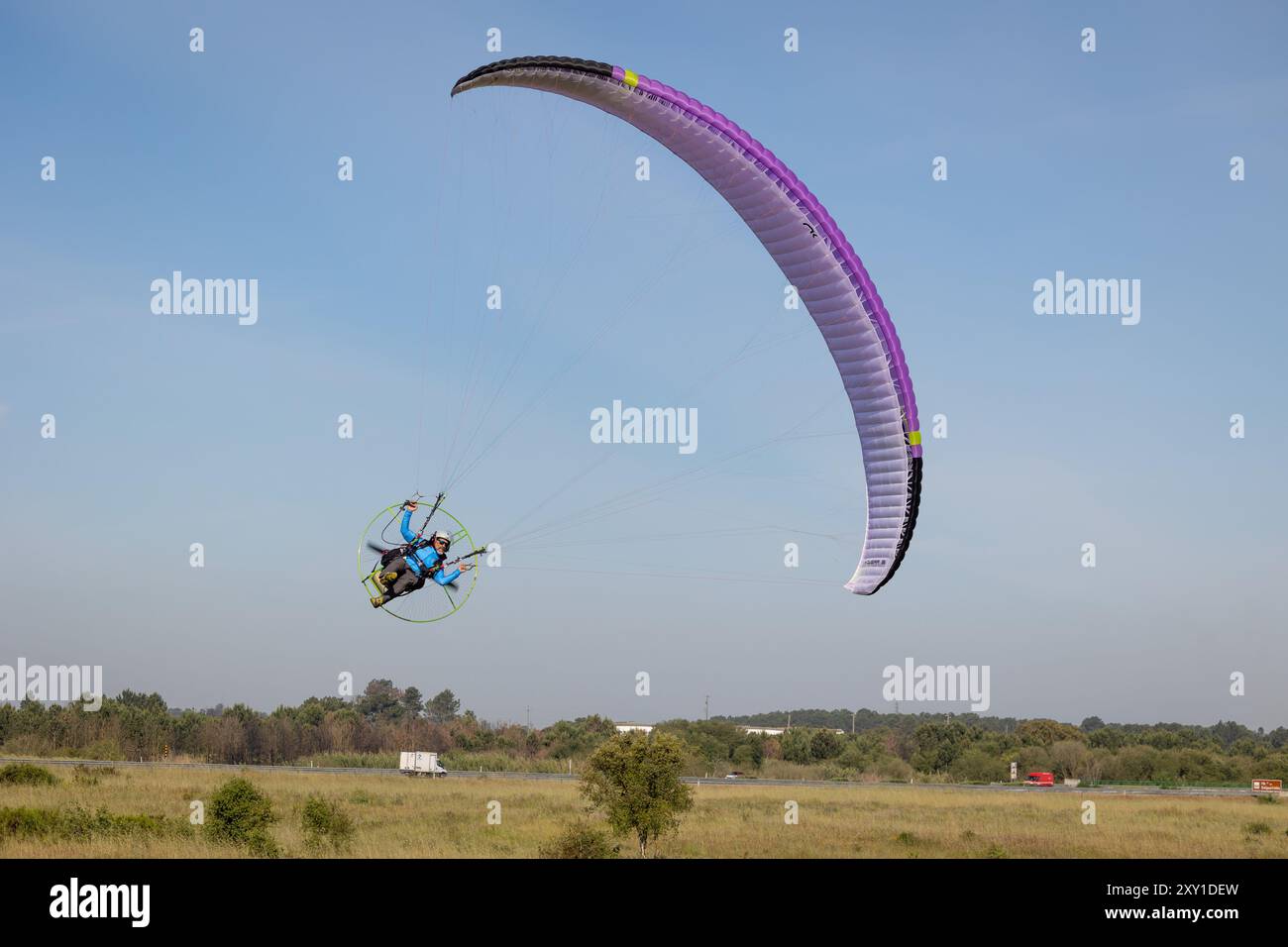 Powered paragliding flight Stock Photo - Alamy