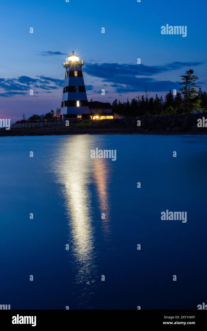 Rock island lighthouse st lawrence hi-res stock photography and images ...