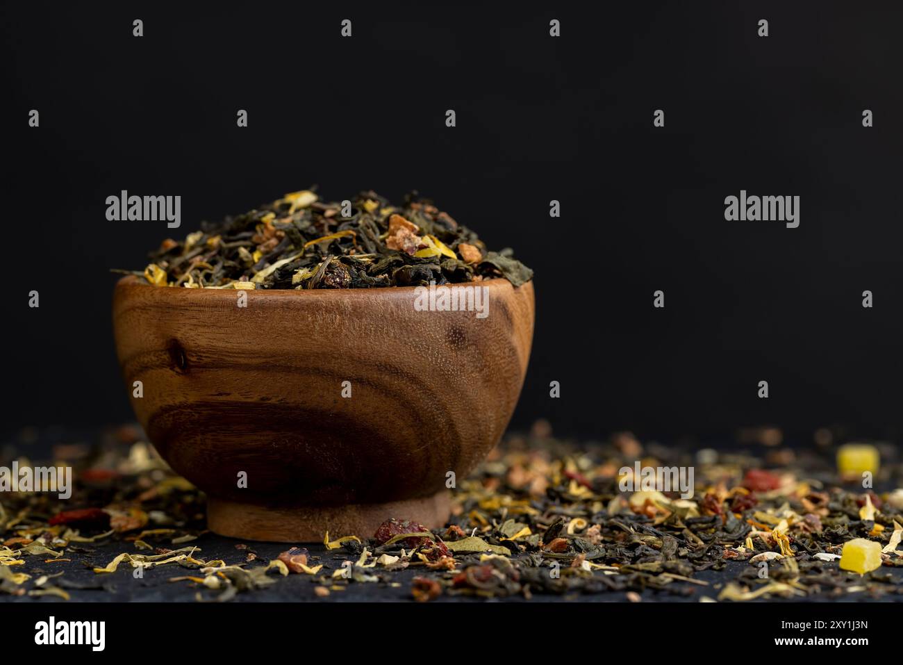 green leaf tea mixed with rose and jasmine flowers, flavored tea with ...