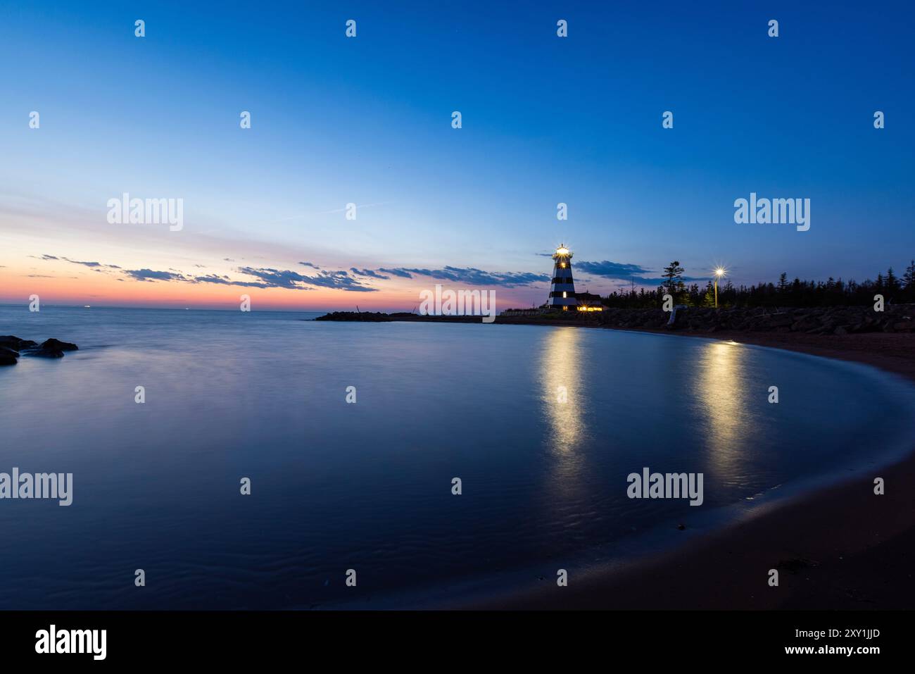 Rock island lighthouse st lawrence hi-res stock photography and images ...