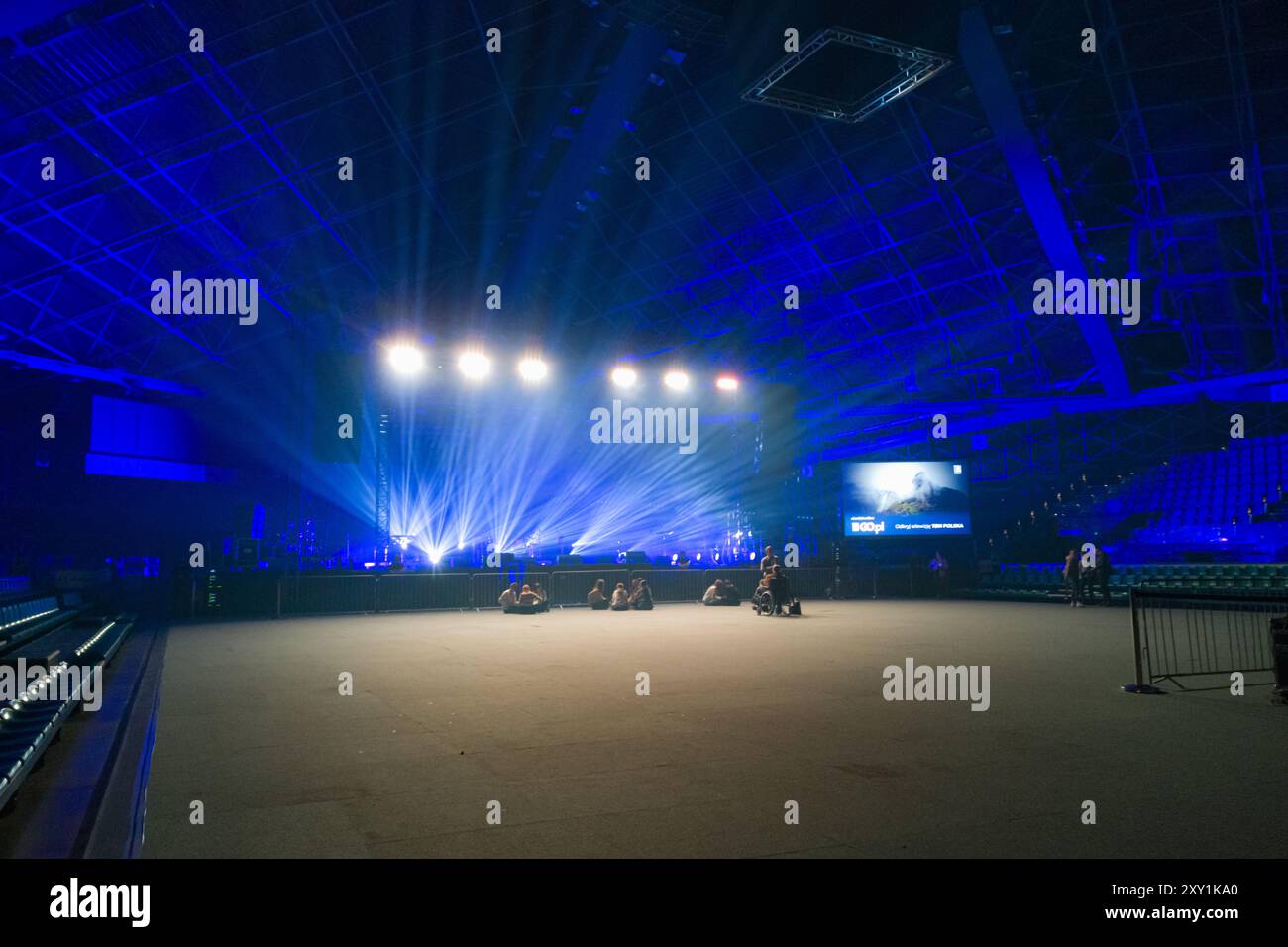 Empty concert stage big speakers hi-res stock photography and images ...