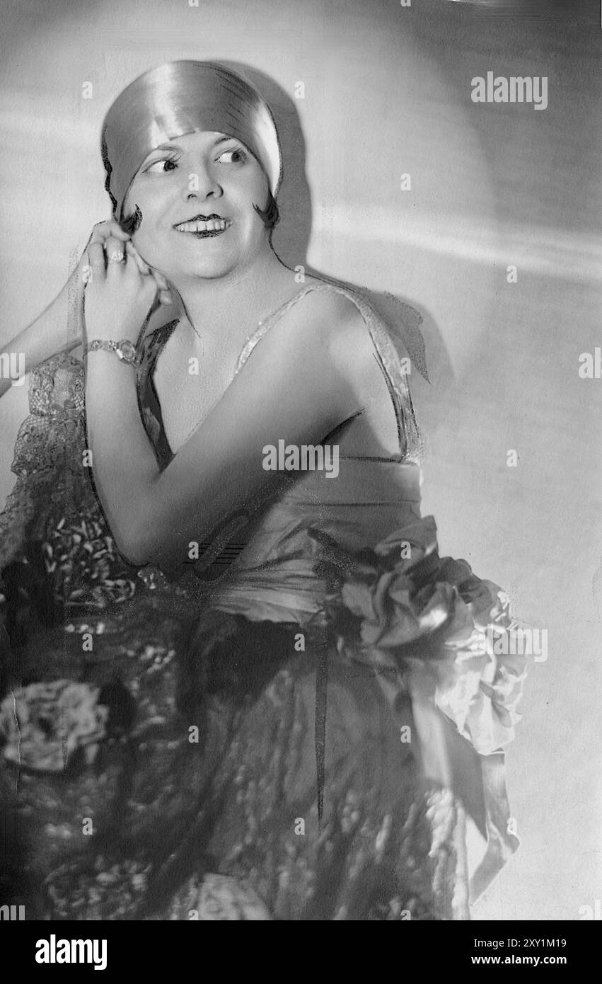 Rhea Lusby - Vaudeville Entertainer - 1925 Stock Photo - Alamy