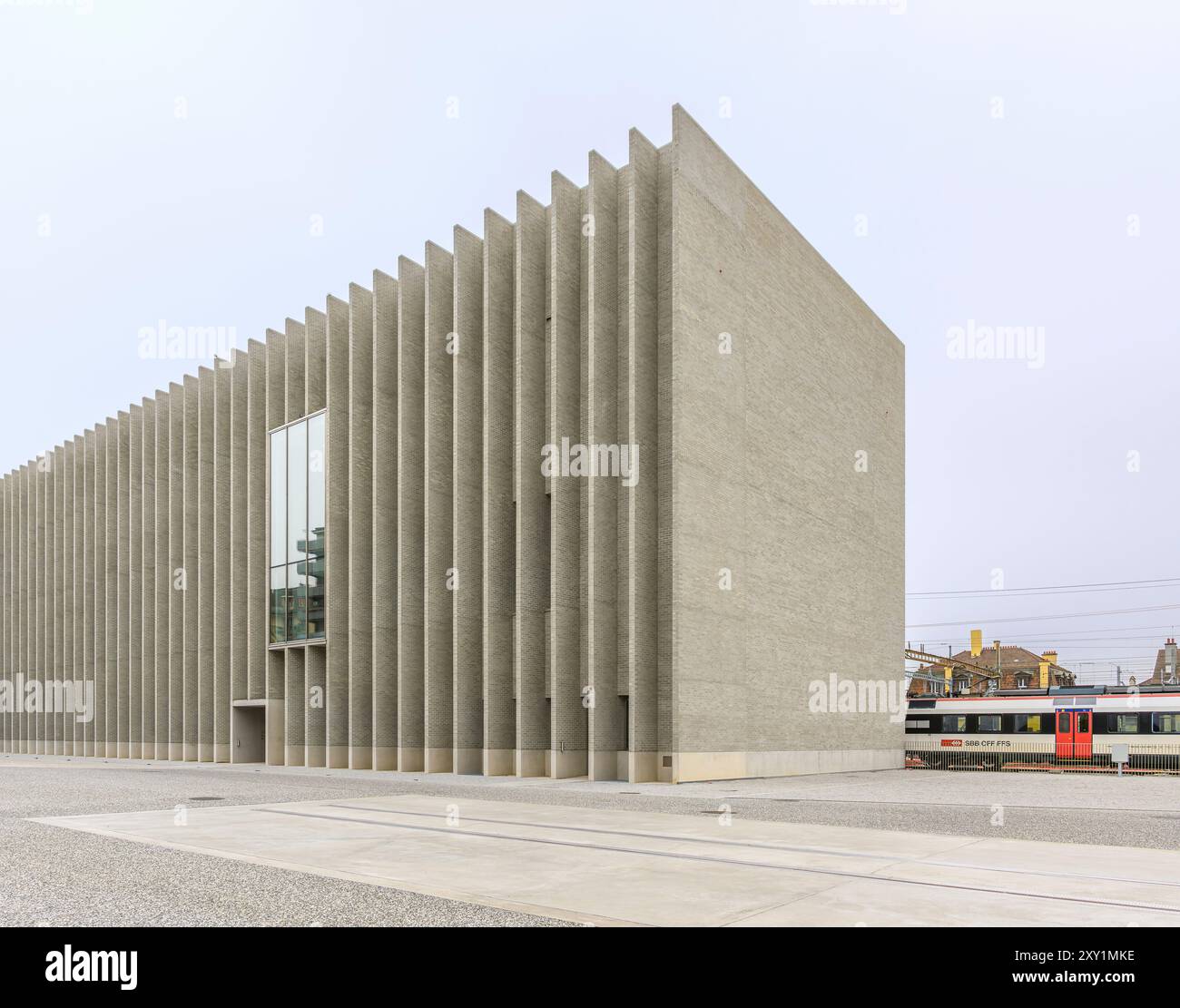 Platform 10 brings together Fine arts, photography and contemporary art ...