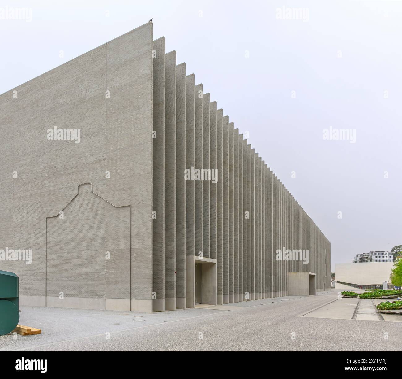 Platform 10 brings together Fine arts, photography and contemporary art ...