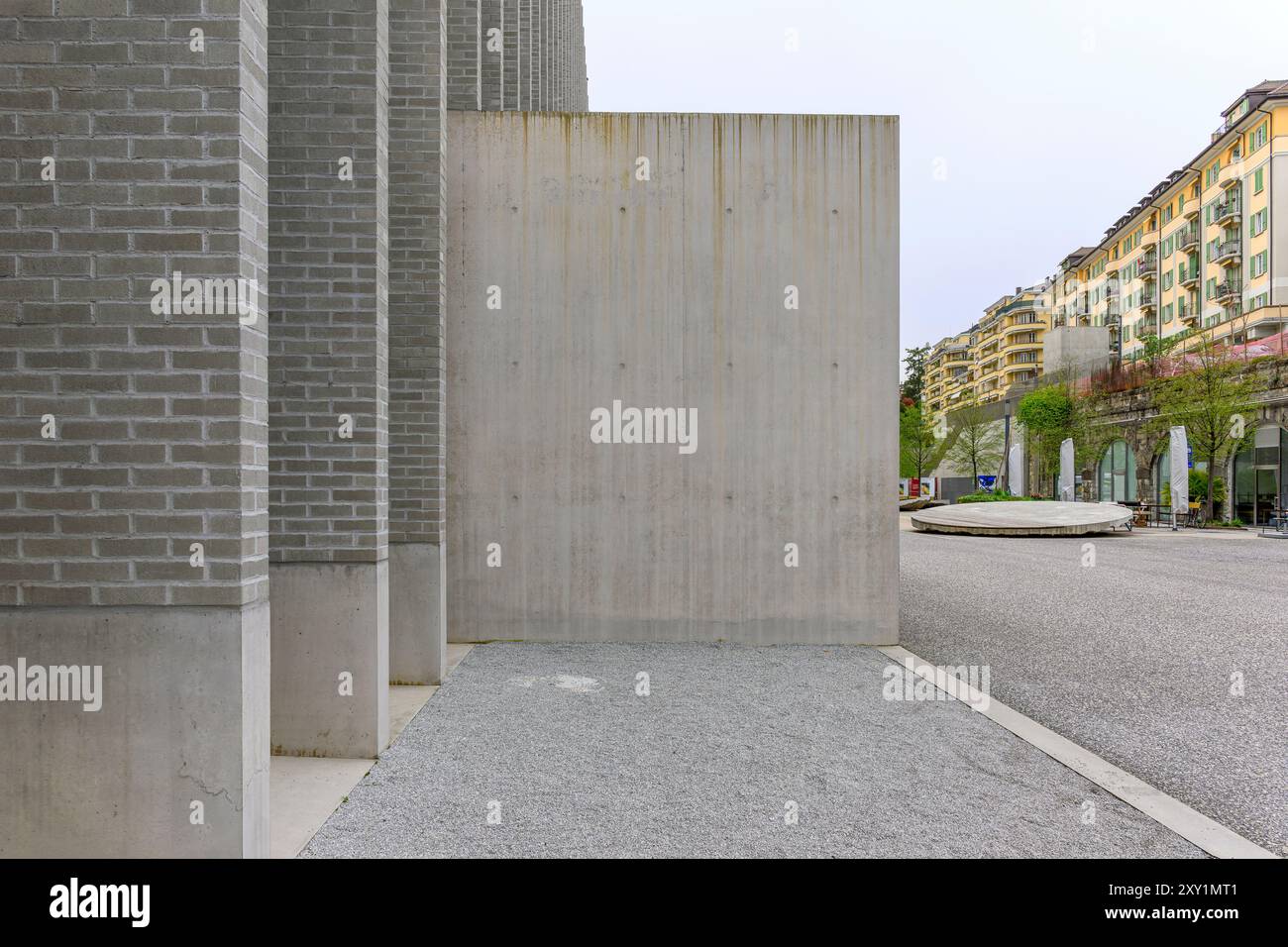 Platform 10 brings together Fine arts, photography and contemporary art ...