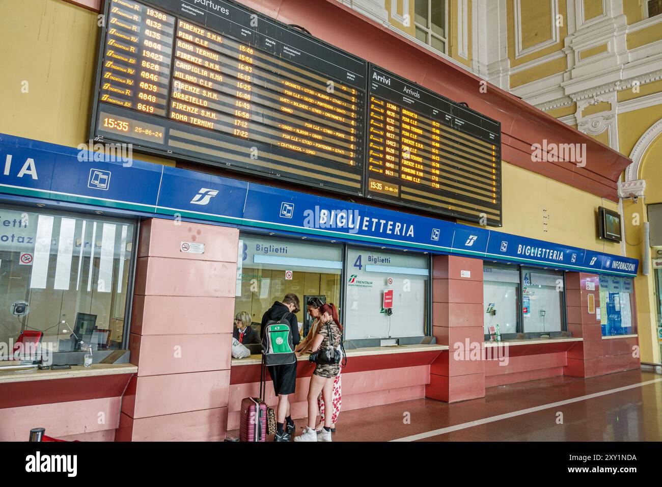 Overhead electronic schedule board sign hi-res stock photography and ...
