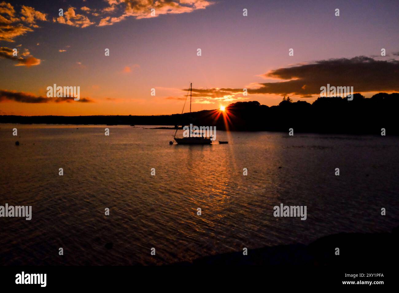 Witness captivating beauty sunset casting hi-res stock photography and ...