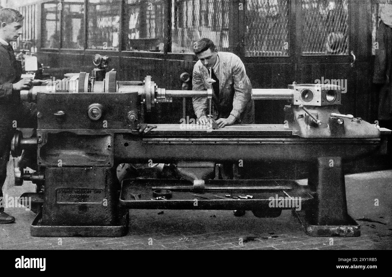 An Alfred Herbert (Coventry, England) alignment test for spindle of ...