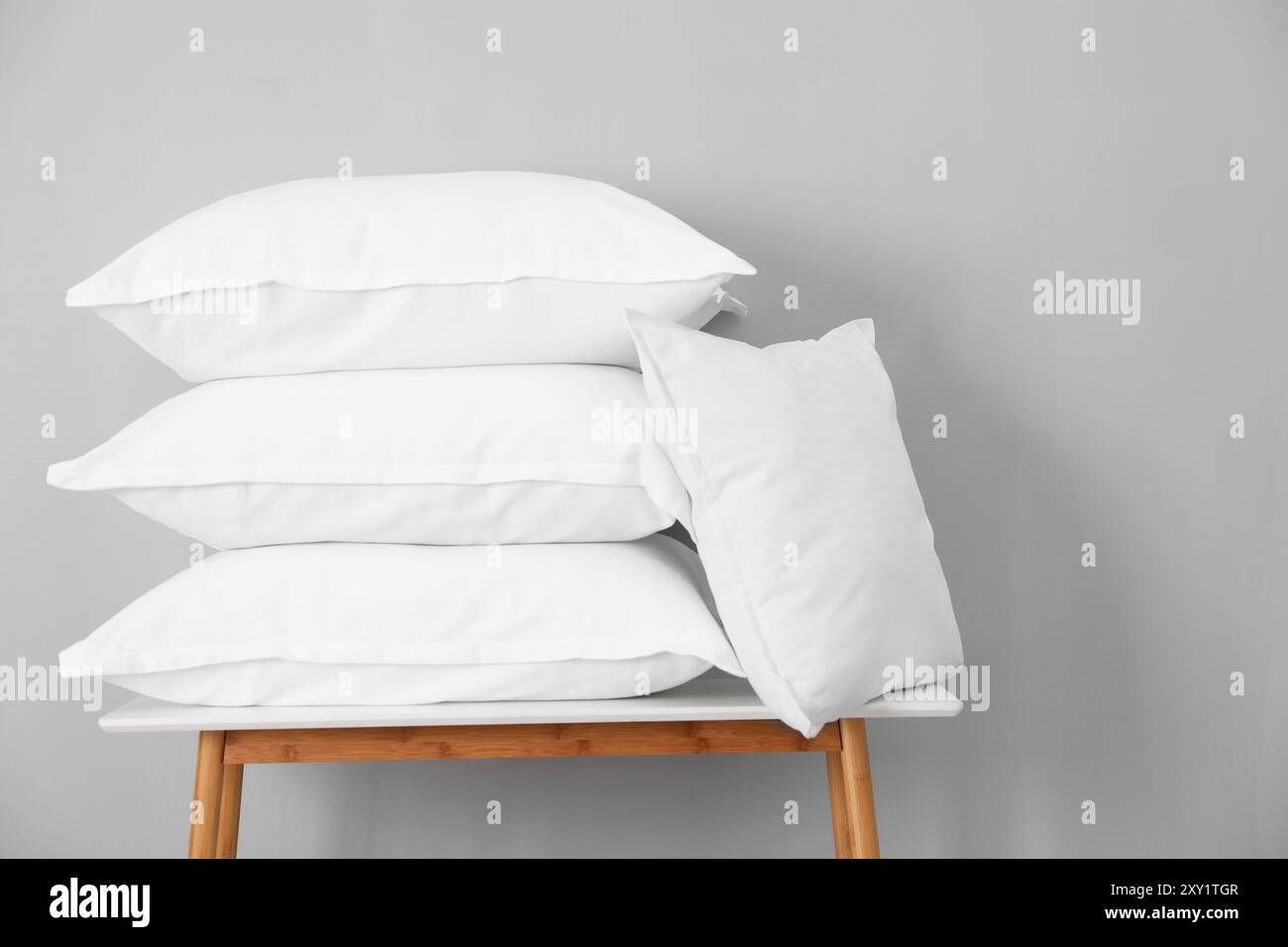 Decorative pillows bench hi-res stock photography and images - Alamy