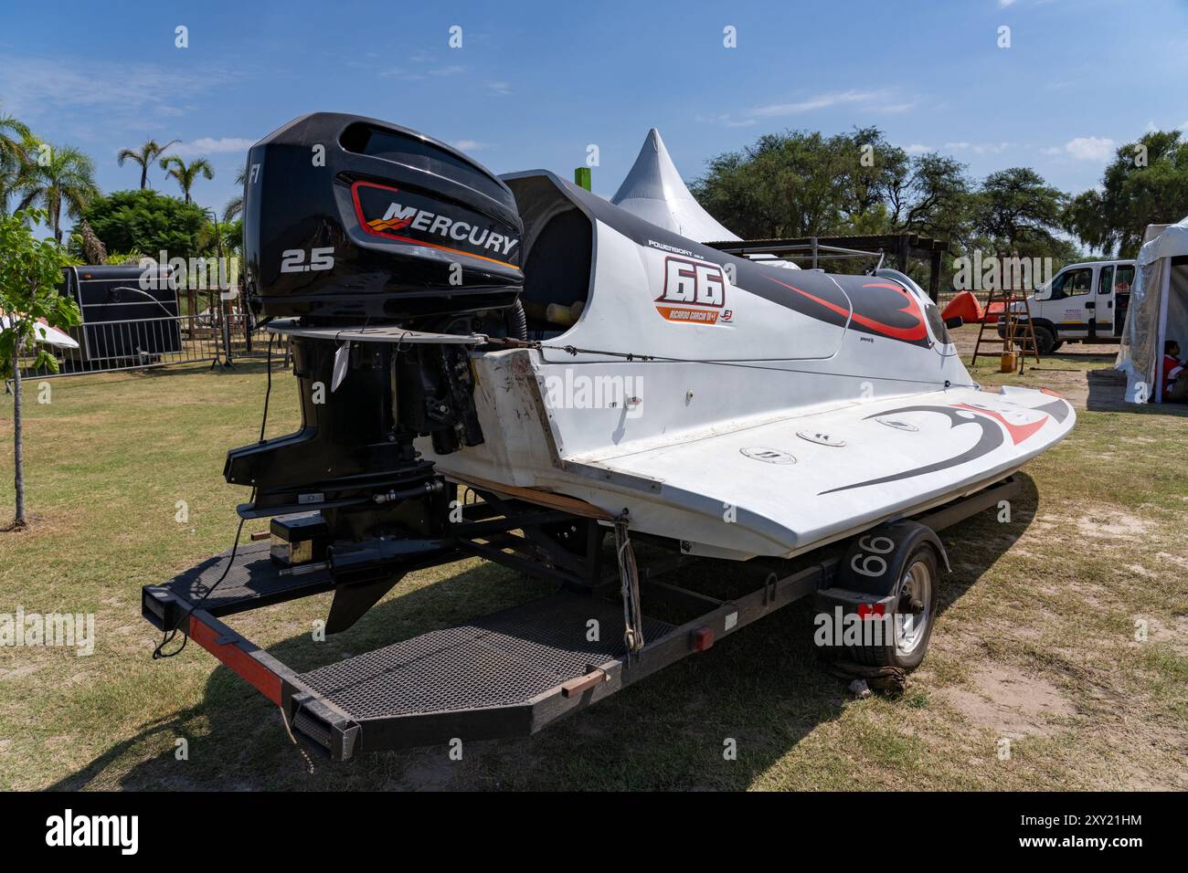 Rear view of a racing boat on land before an F1 Powerboat race in Dique ...