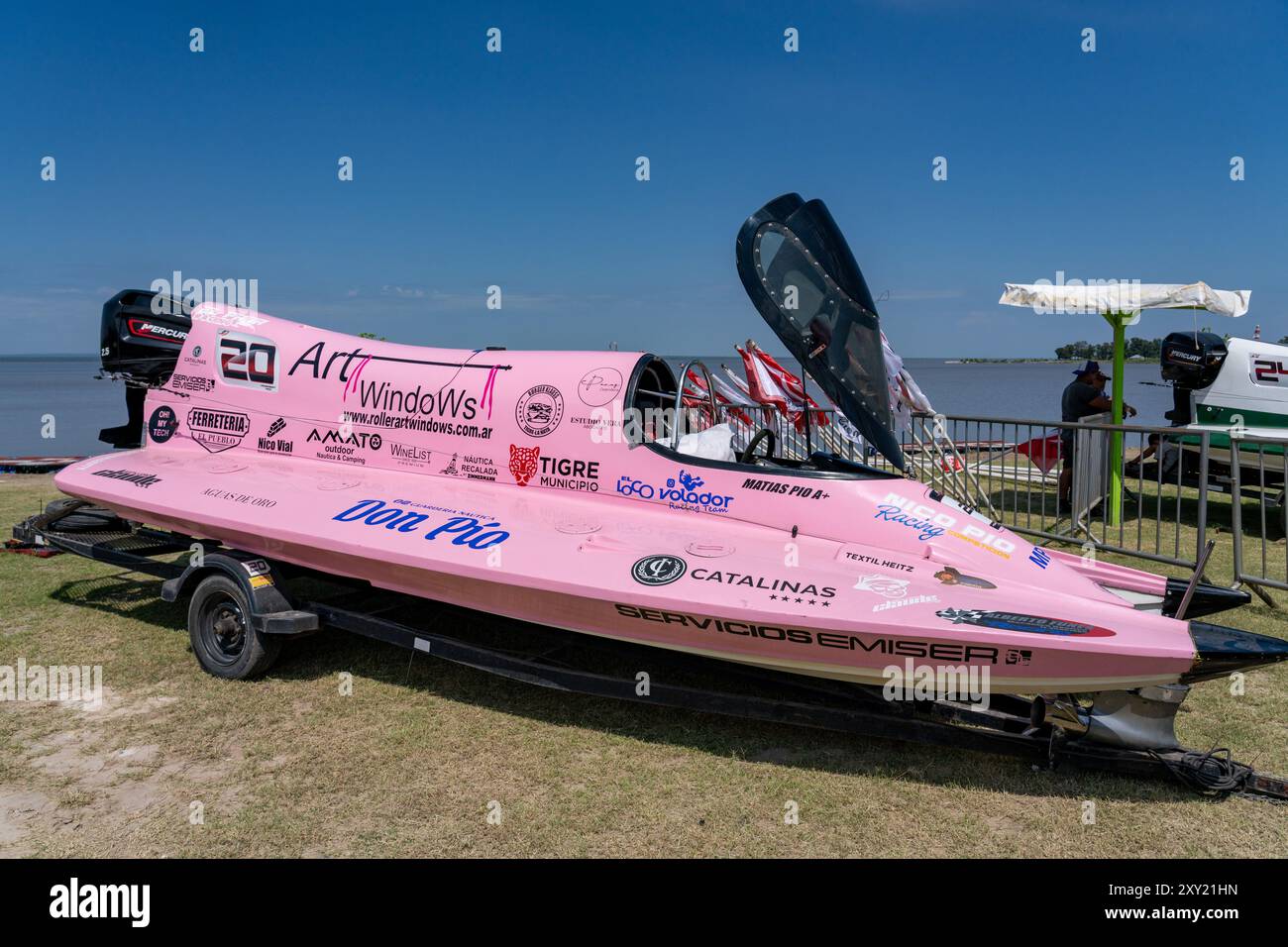 Racing boat on land before an F1 Powerboat race in Dique Frontal ...
