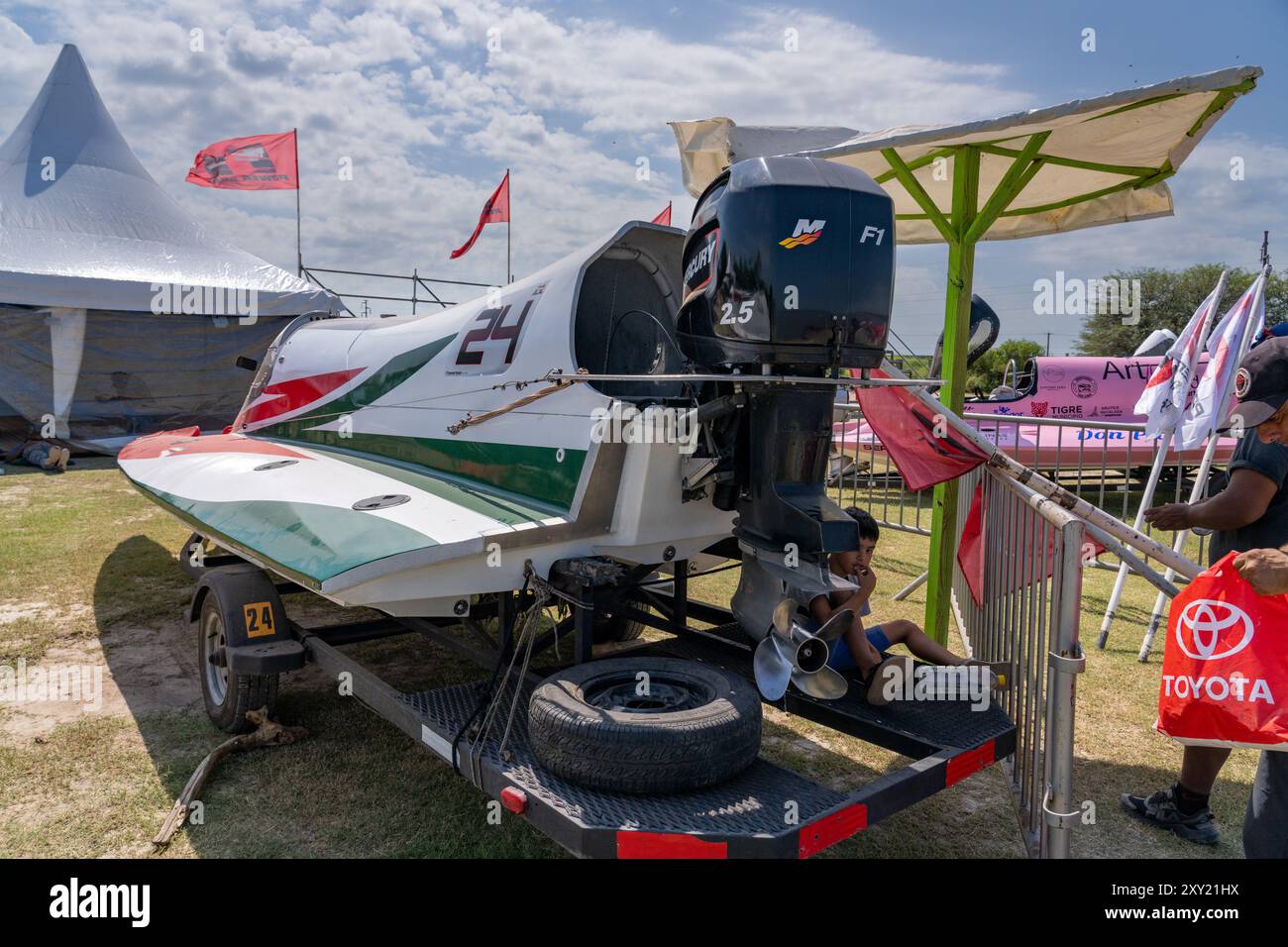 Rear view of a racing boat on land before an F1 Powerboat race in Dique ...