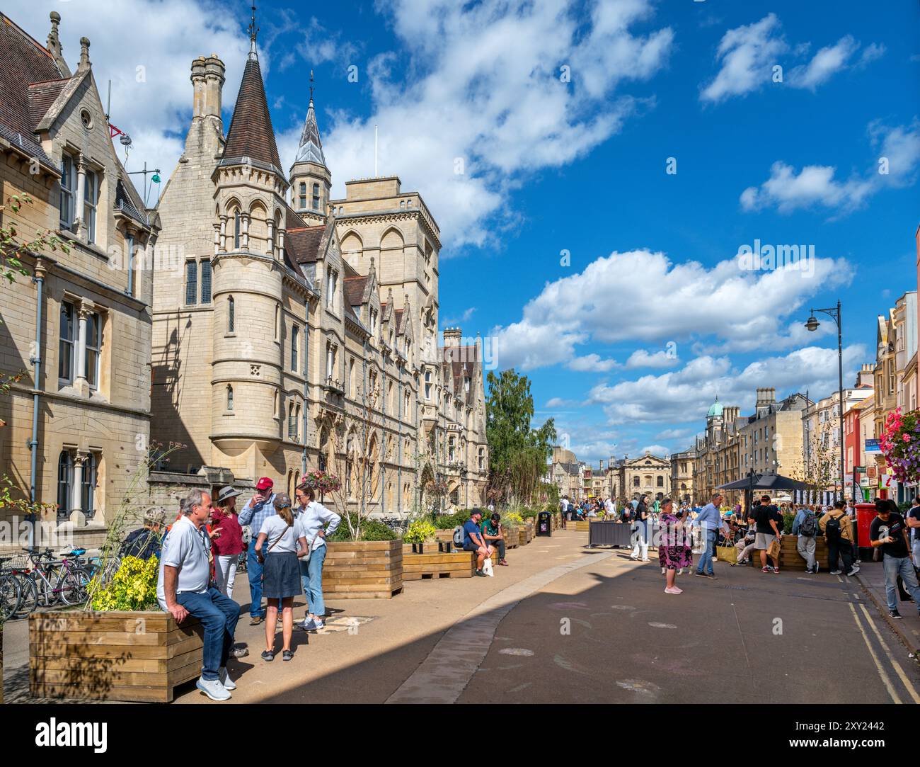 View down Broad Street with Balliol College to the left, Oxford ...