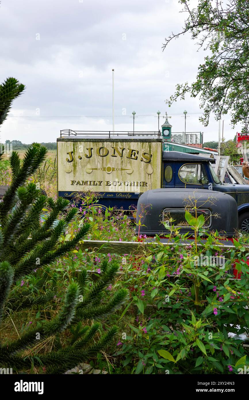 J jones family butcher hi-res stock photography and images - Alamy