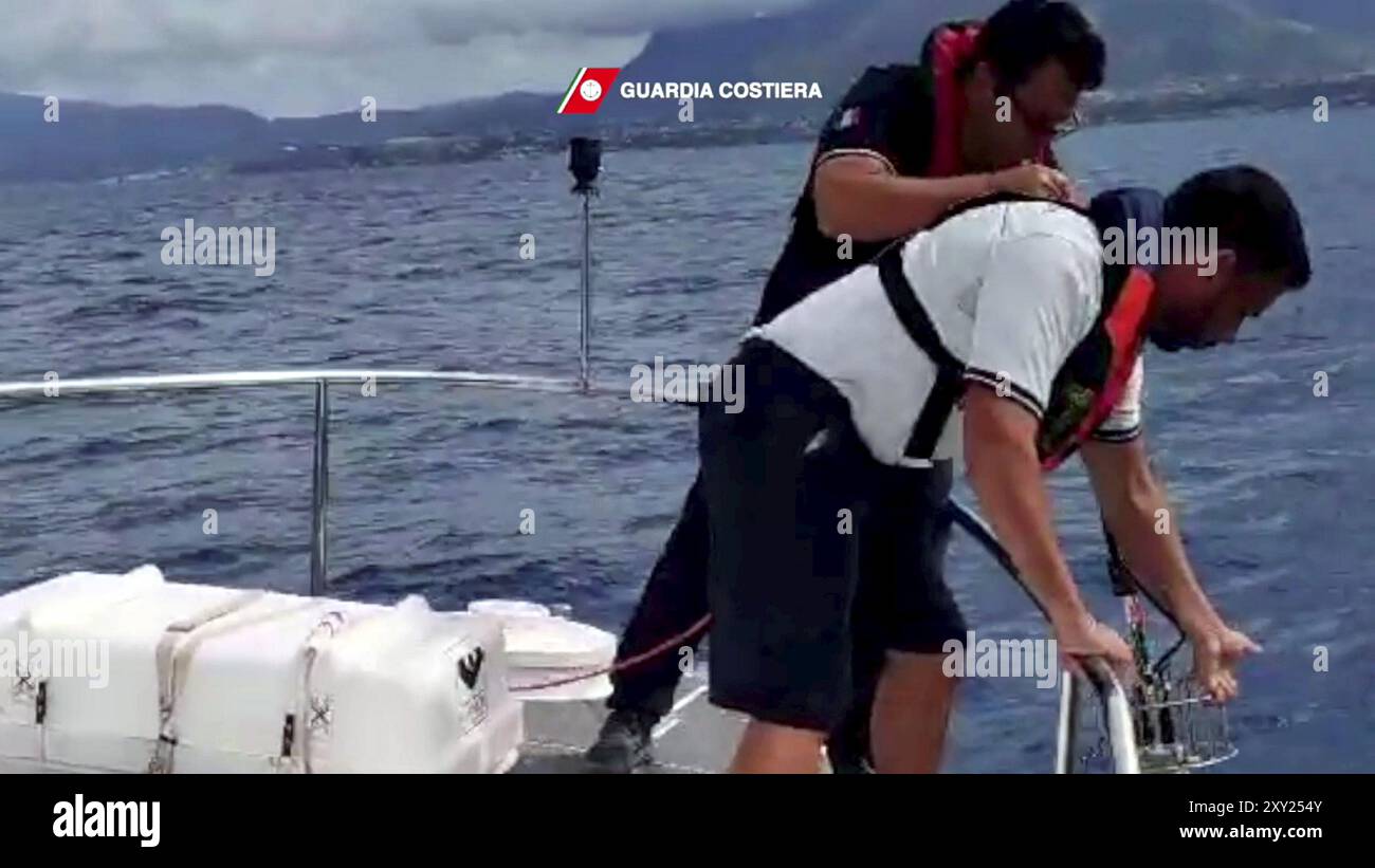 Porticello Palermo - sinking of the yacht Bayesian (due to a tornado ...