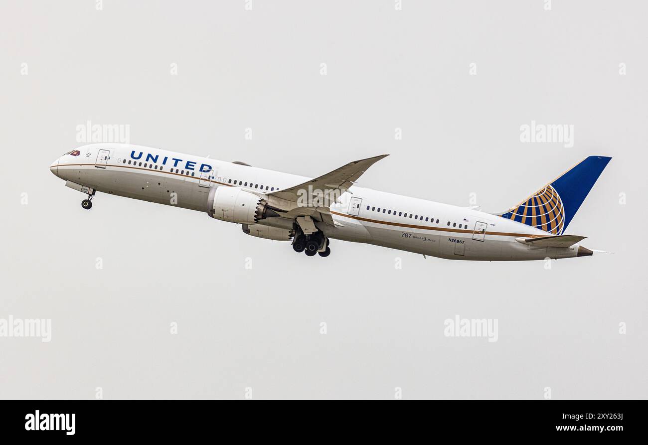 Munich, Germany, 7th Apr 2024: A United Airlines Boeing 787-9 ...