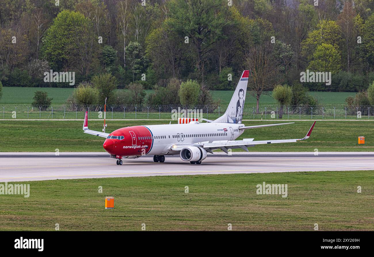 Munich, Germany, 7th Apr 2024: A Norwegian Boeing 737-8JP landing at ...